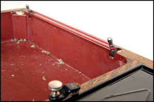 Singer base hinges | oldsingersewingmachineblog