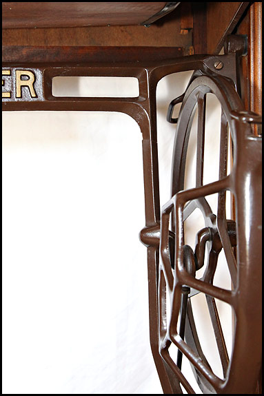 The Singer convertible treadle base and motor controller 194386 ...