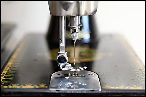 The back-clamp Singer 66 mystery … | oldsingersewingmachineblog